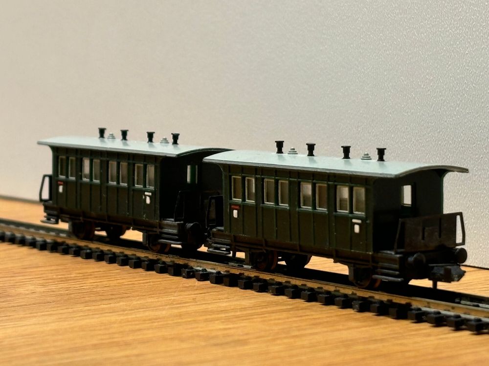 a008 TOP: 2 alte Personenwagen (Spur N) | Kaufen auf Ricardo