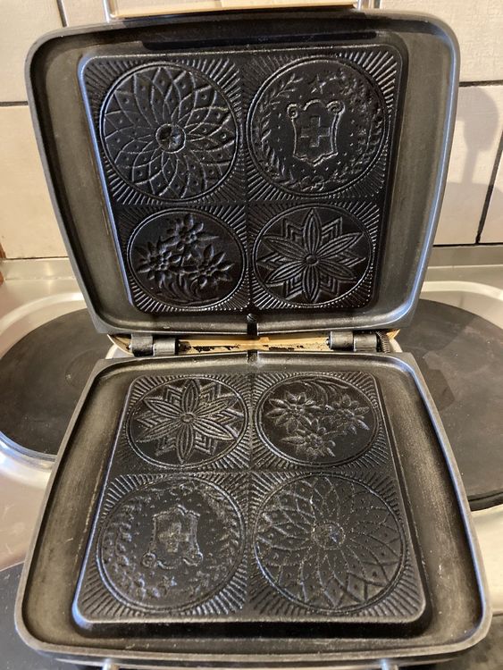 Brezeleisen / Bräteleisen / Four à bricelet (Gebraucht) in ...