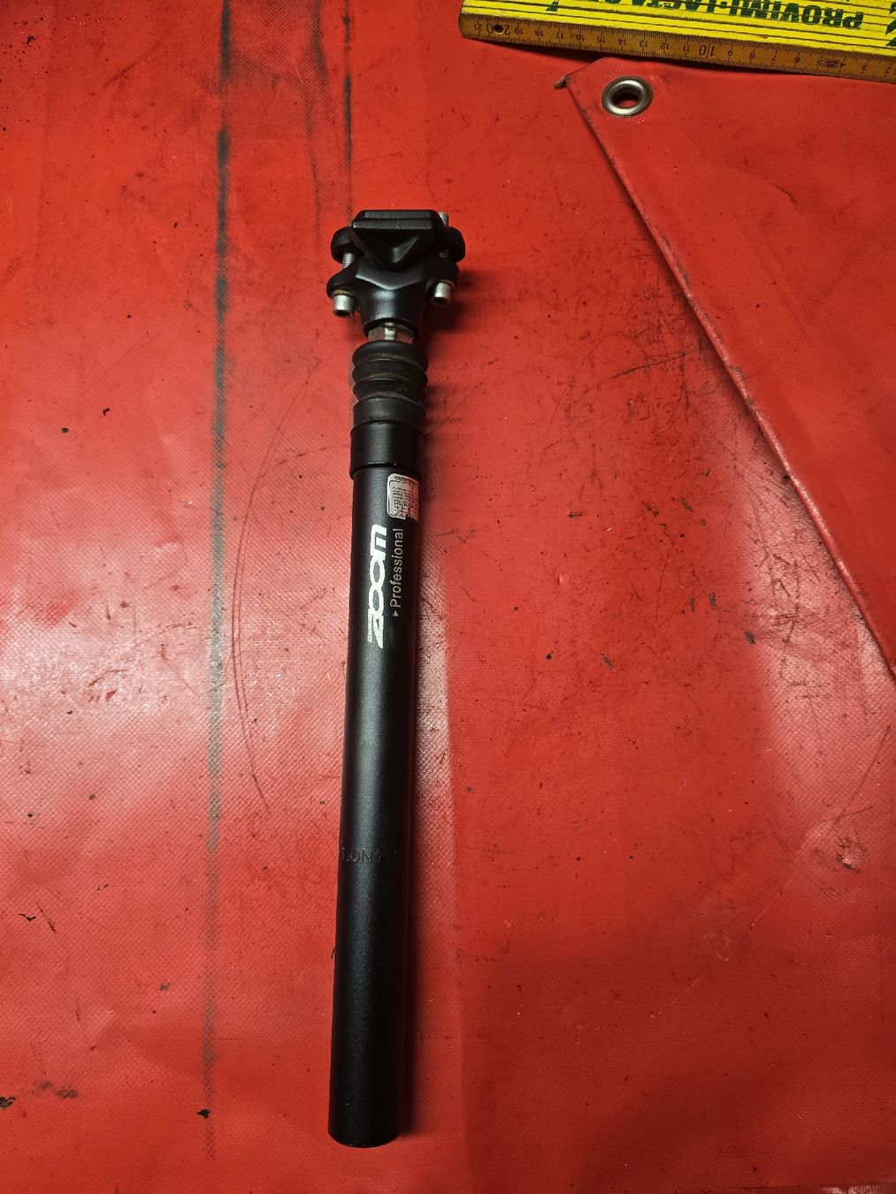 Zoom Patentsattelstange gefedert, schwarz,27.2 (Gebraucht) in Aarberg ...