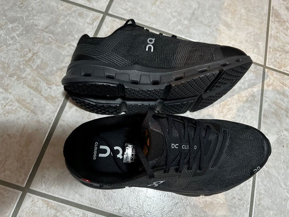 ON Schuhe Cloud - neu - Grösse Euro 42.5 - US 9 - schwarz (Neu (gemäss ...