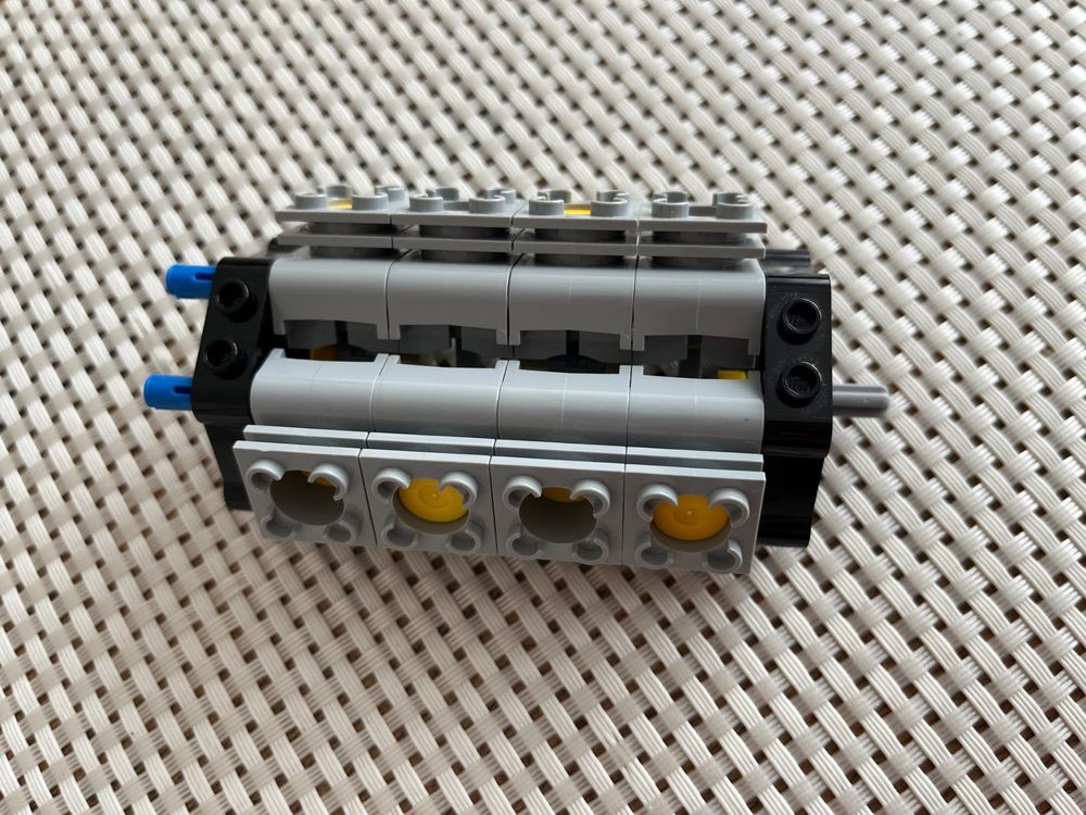Lego Technik Zylinderblock 8 Zylinder LotG (Gebraucht) in Buochs für CHF 5.9 – mit Lieferung auf ...