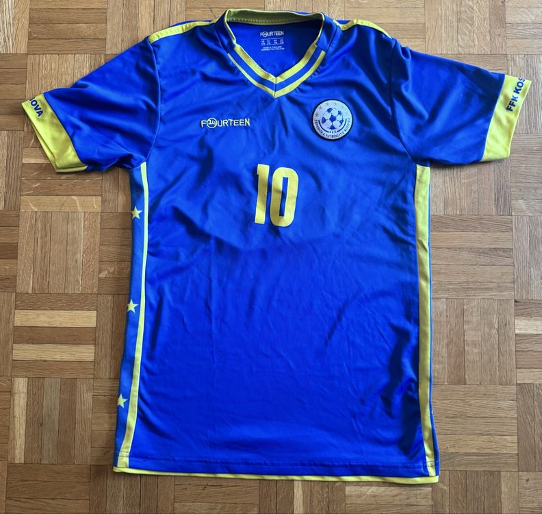 Maillot Zenelli 10 Kosovo Football Occasion (Gebraucht) in Lausanne für ...