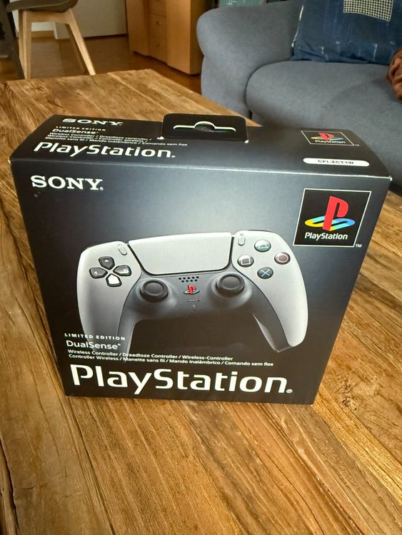 Sony DualSense 30th Anniversary Limited Edition - Rare (Neu und originalverpackt) in Vuadens für ...