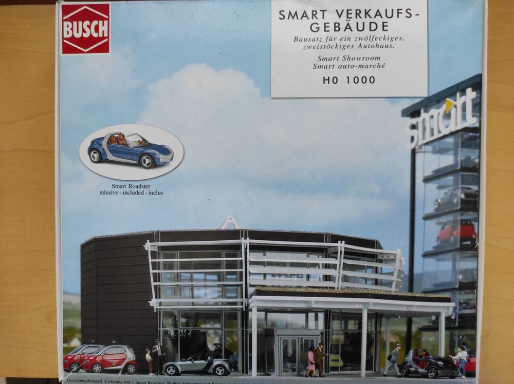 Smart Verkaufsgebäude inkl. 1x Smart roadster von Busch H0 (Neu und ...