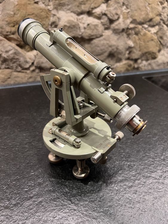 Kern Aarau Bautheodolit 1. WK Schweizer Armee Theodolit (Gebraucht) in ...