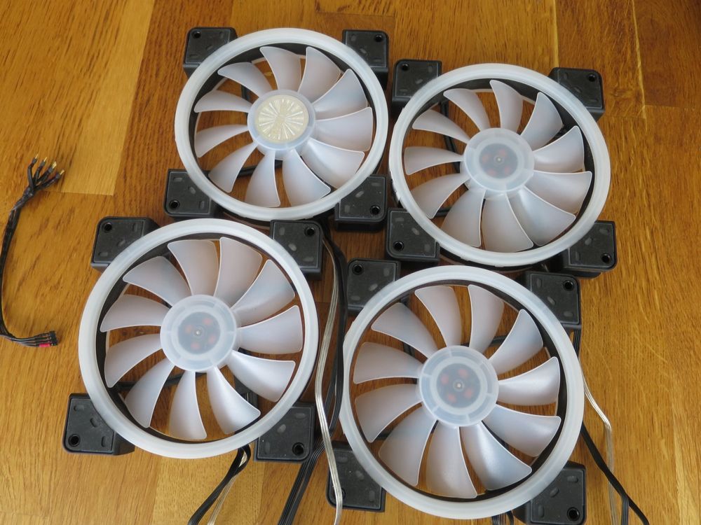 FAN 4x Akasa 140mm DC (3pin) RGB (4pin12V) (D'occasion) à Biel/Bienne ...