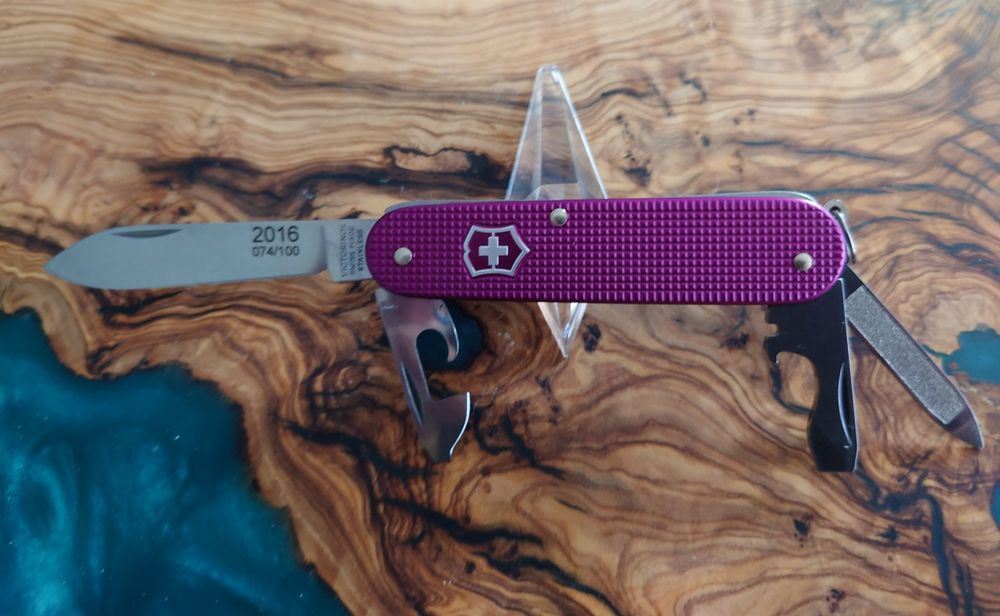Victorinox Alox Cadet Bicolor Pink / Blau 2016 Nr. 74/100 | Kaufen auf Ricardo