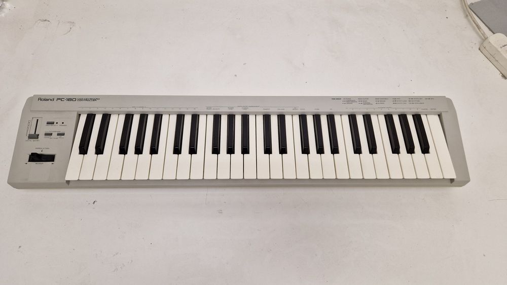 MIDI Controller Keyboard Roland PC-180 | Kaufen auf Ricardo