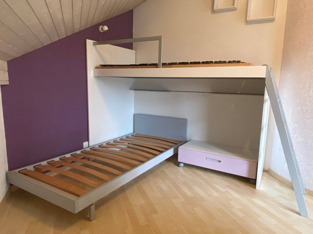 Hochbett, Etagenbett versetzt, 2 Regalboden, Nachttisch (Gebraucht) in ...