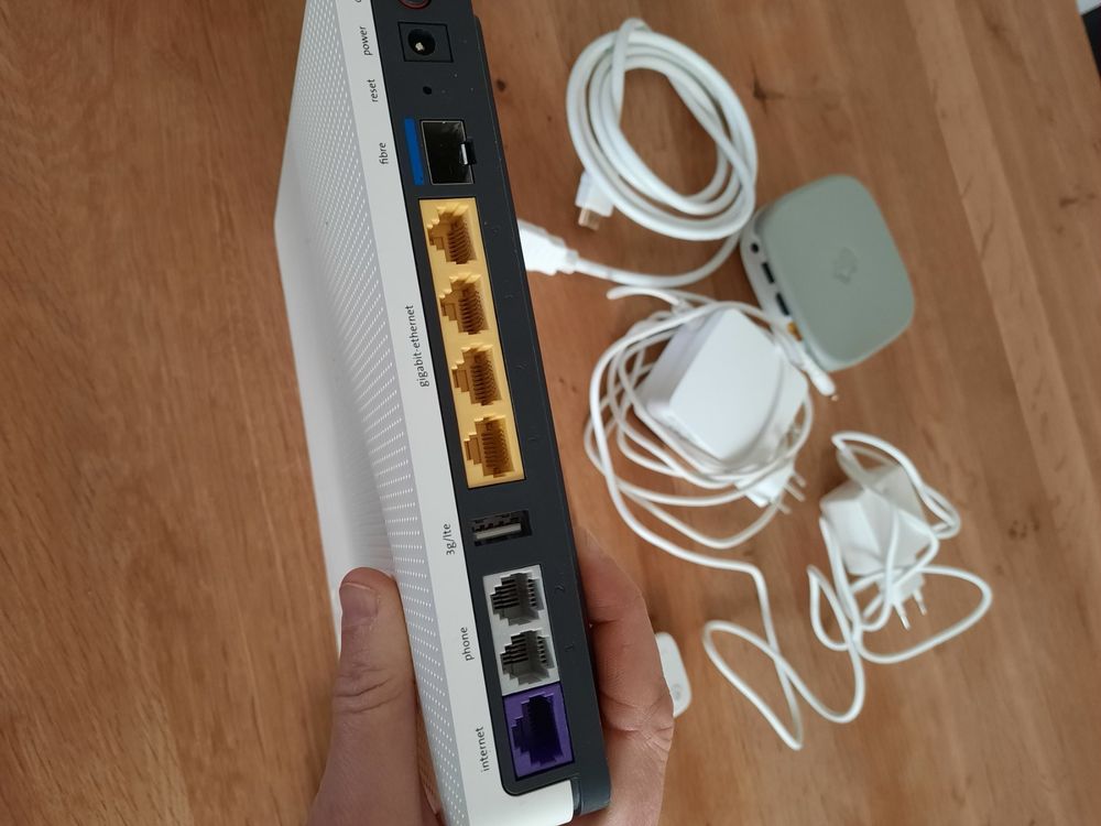 Swisscom TV Box & Router (Gebraucht) in Lanzenhaeusern für CHF 44 – mit ...