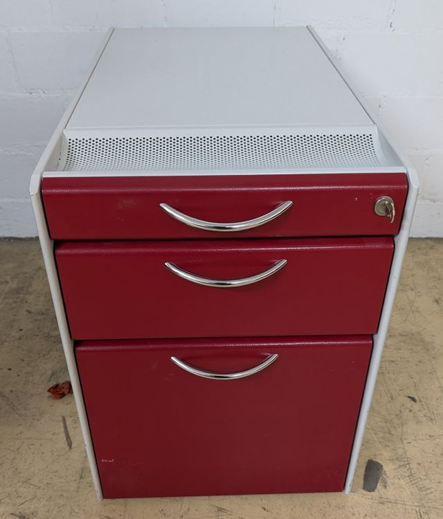Korpus gem. Fotos (Gebraucht) in Dietlikon für CHF 1 – nur Abholung auf ...