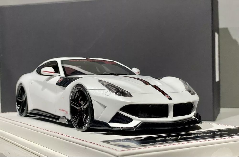 D&G Ferrari F12 Berlinetta SVR 1:18 Creative Bespoke (Neu (gemäss ...