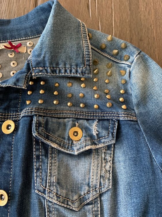 Jeansjacke mit Nieten, Gr. XS / S (Gebraucht) in Greifensee für CHF 12 – mit Lieferung auf ...