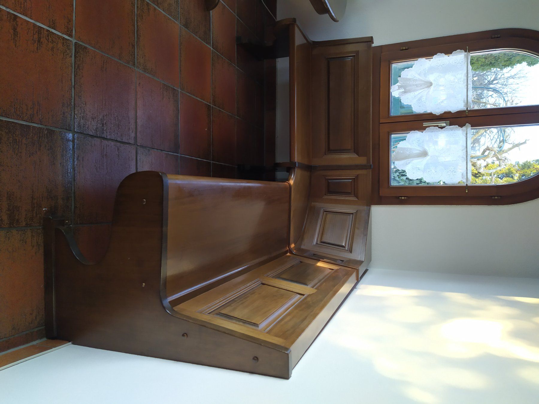 Eckbank Nussbaum massiv mit ausziehbarem Tisch und 4 Stühle (Gebraucht ...