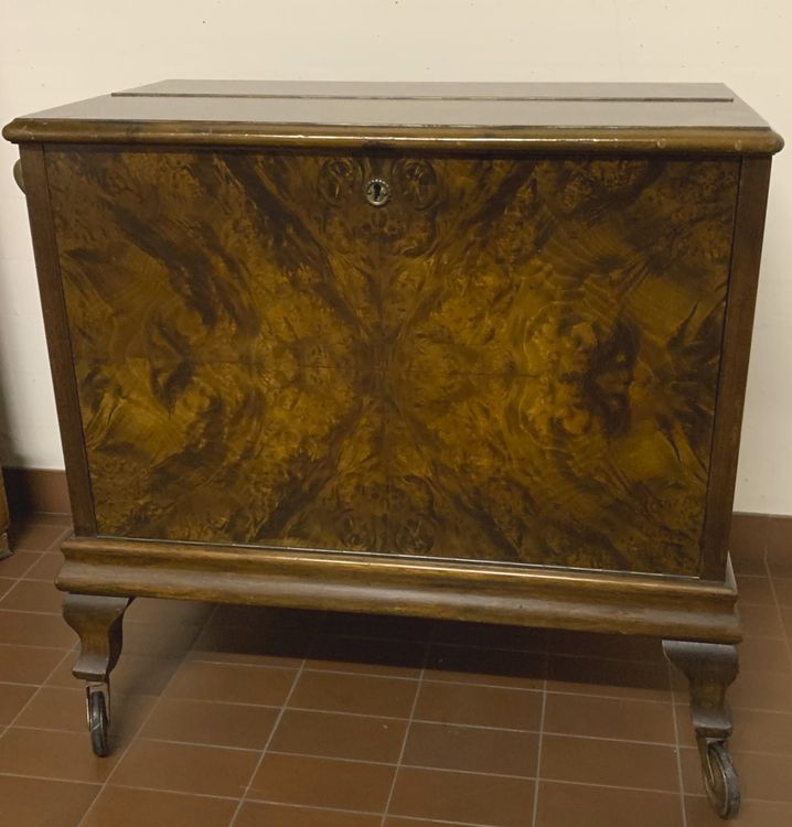 hübsche kleine Hausbar, England, Holz, mit Rädchen (Gebraucht) in Basel ...