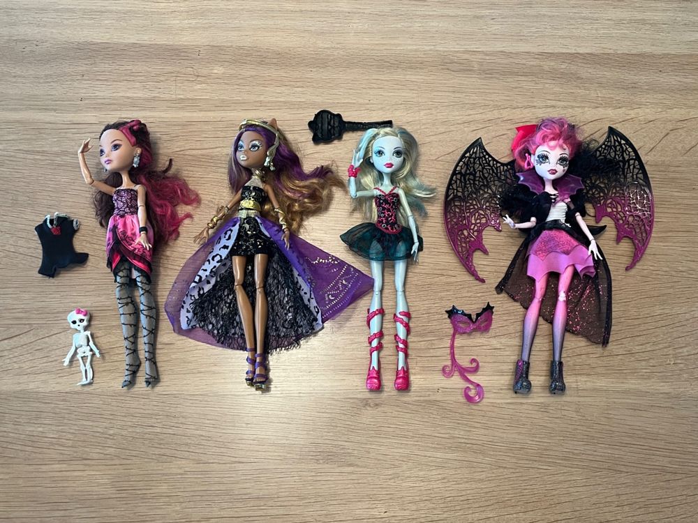 Monster High / Ever after High Puppen Set (Gebraucht) in Herrliberg für ...