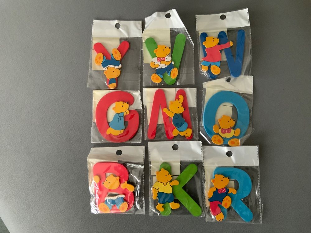 Buchstaben aus Holz mit Tierfiguren (Neu und originalverpackt) in Dottikon für CHF 8 – mit ...
