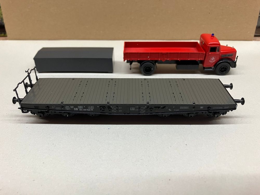 Märklin 48756 Schwerlast-Flachwagen SSym46 DB, mit LKW, H0 (Neu (gemäss Beschreibung)) in ...