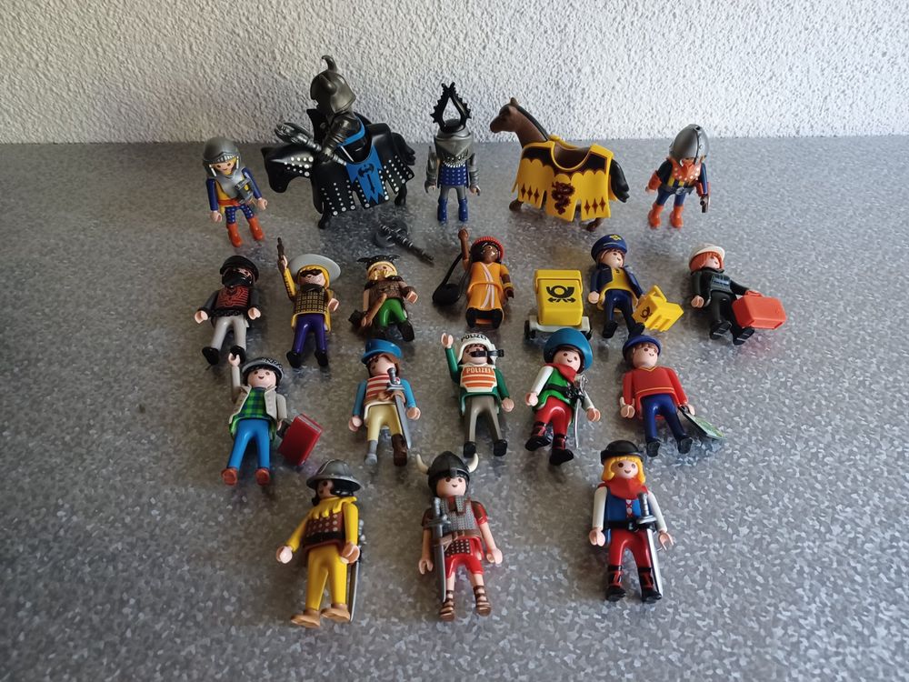 18 verschiedene Playmobil Figuren mit Zubehör. Ab 1.- | Kaufen auf Ricardo