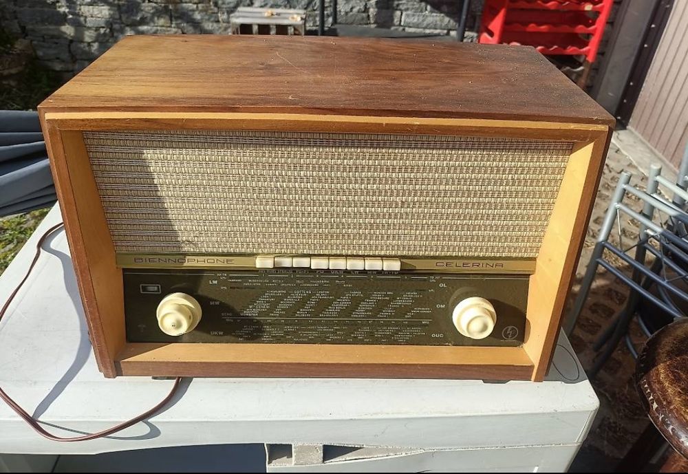 Radio d'epoca BIENNOPHONE CELERINA, vintage anni '60 (Usato) a Cugnasco ...