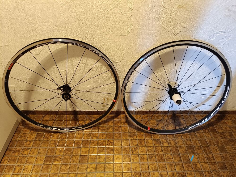 Rennrad Laufradsatz Fulcrum Racing 900 700c QR Non Disc (Neu (gemäss ...