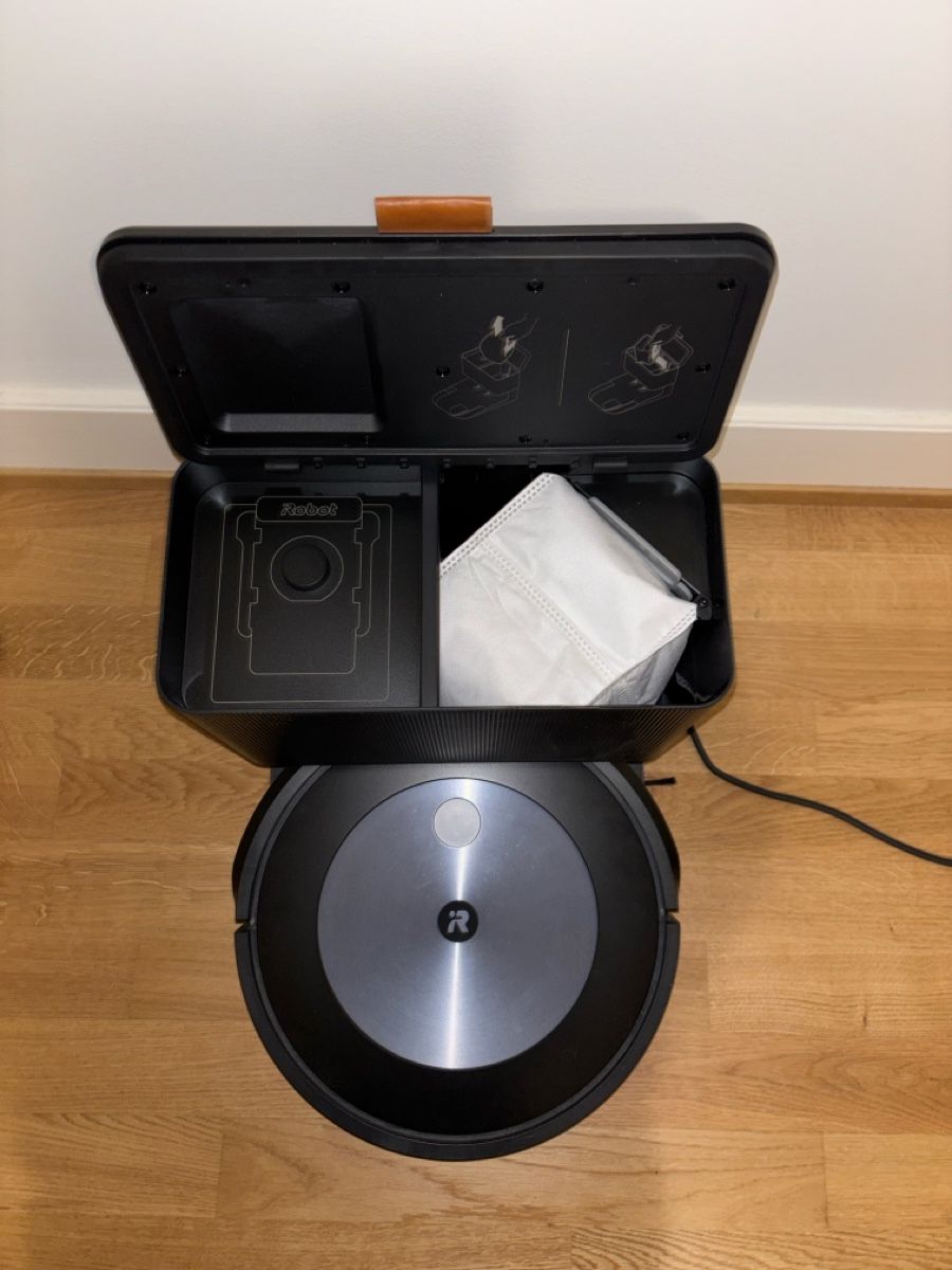 iRobot Roomba j7+ Aspirateur Robot & station Autovidage (D'occasion) à ...