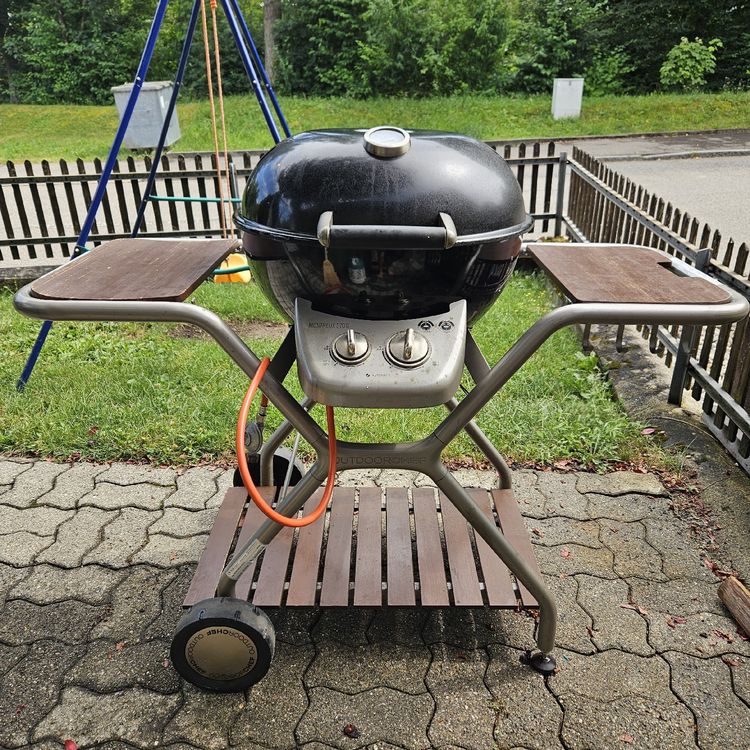 Gasgrill Montreux 570G mit 2 Brennern (Gebraucht) in Muri AG für CHF 150 – nur Abholung auf ...