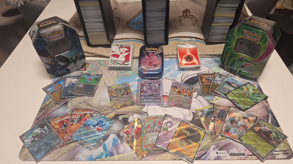 🔥 Pokémon Karten Sammlung 1500 + mit Tins & Holos 🔥 (Gebraucht) in ...