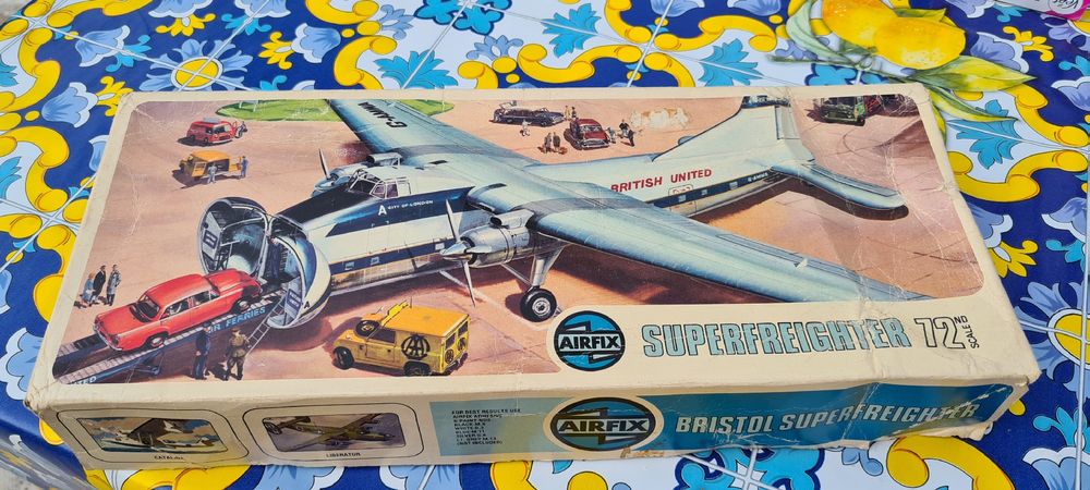 Airfix Bristol Superfreighter 1/72 Vintage (Defekt) in Winznau für CHF ...