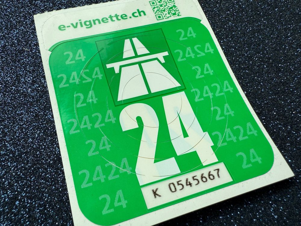 Autobahnvignette 2024 - NEU! (Neu und originalverpackt) in Pfäffikon SZ für CHF 25 – mit ...