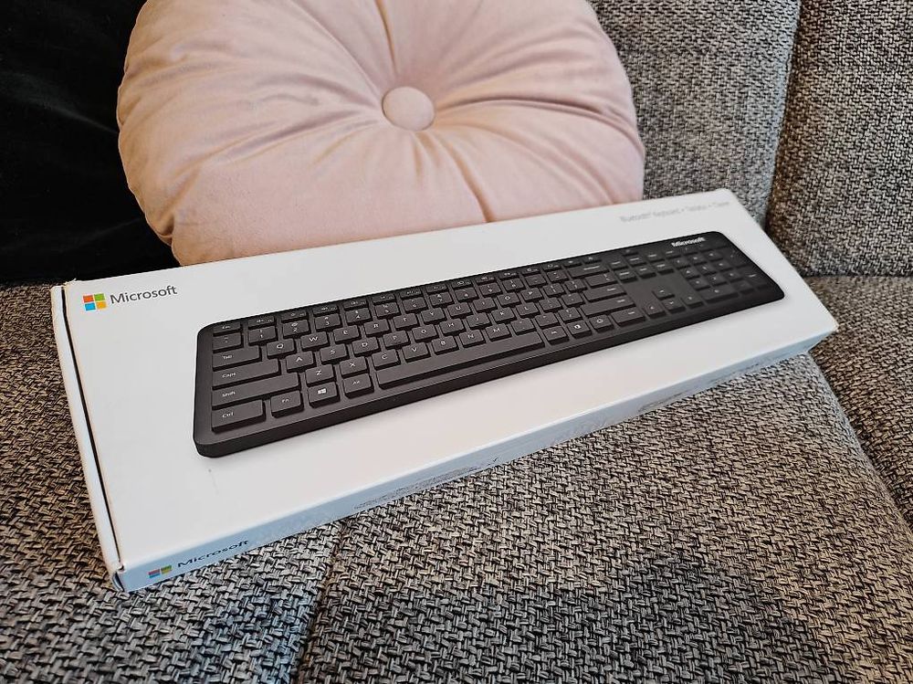 Microsoft Bluetooth Keyboard (UK-Layout), Neuwertig (Gebraucht) in ...