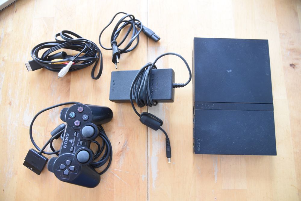 Playstation 2 Slim Konsole (Modell SCPH 77004) | Kaufen auf Ricardo