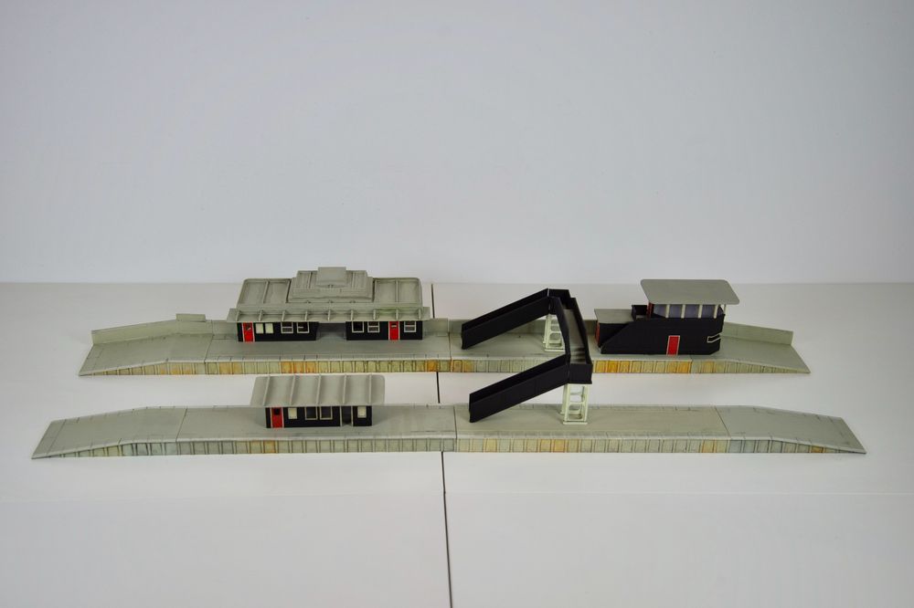 Vintage 1950s Hornby-Dublo Station Bahnhof Gare (Gebraucht) in für CHF ...
