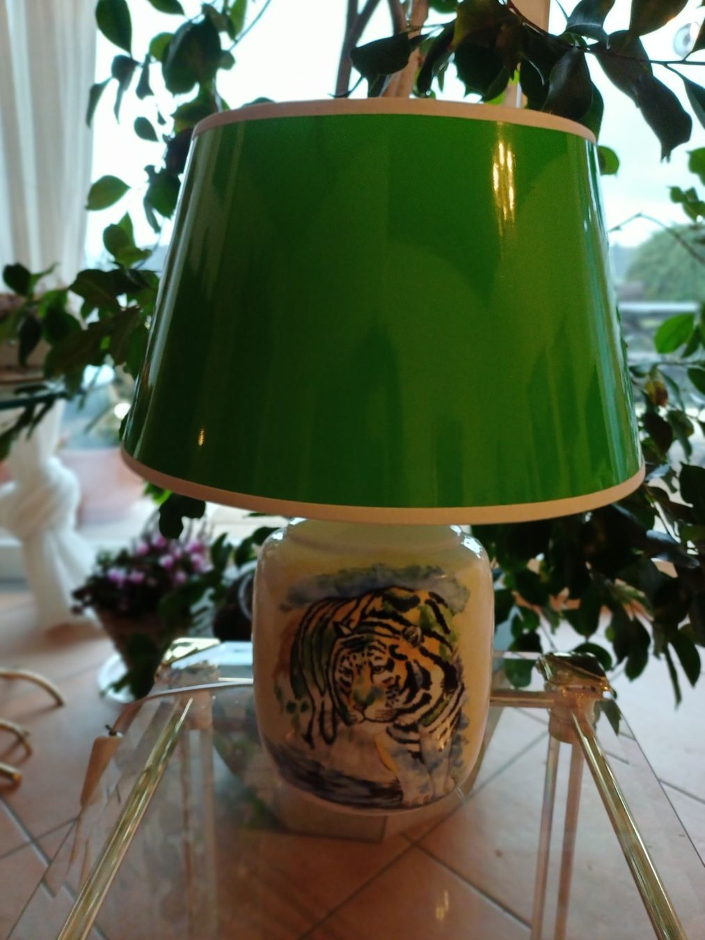 Tischlampe mit Tiger-Motiv und grünem Schirm, Top Zustand (Neu (gemäss ...