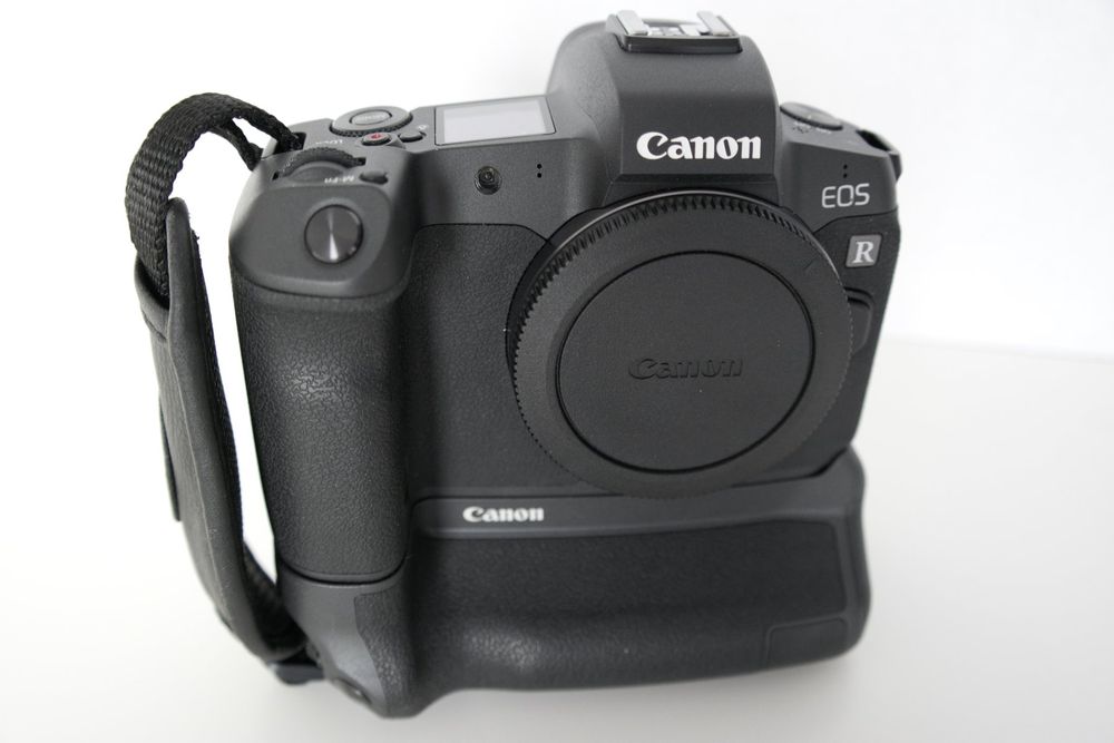 Canon EOS R Kit (mit EF/EOS Mount Adapter) und Batteriegriff (Neu ...
