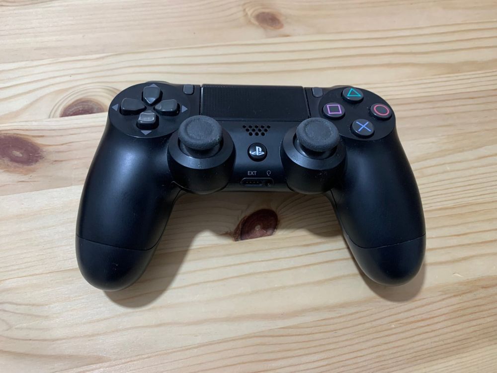 Playstation 4 Controller schwarz (Gebraucht) in Basel für CHF 29.9 – mit Lieferung auf Ricardo ...