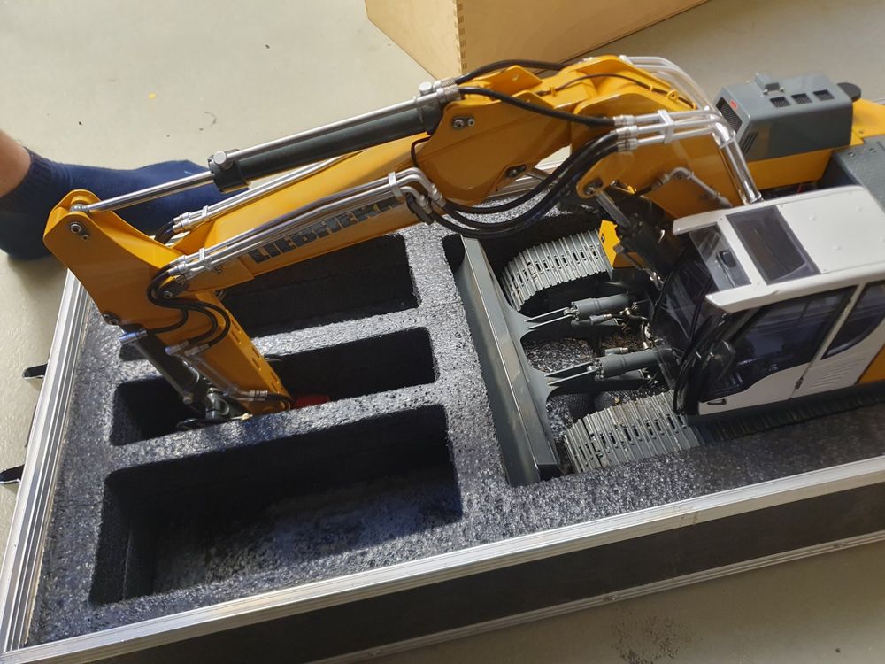 RC Liebherr 926 Compact (Neu (gemäss Beschreibung)) in Hochwald für CHF ...