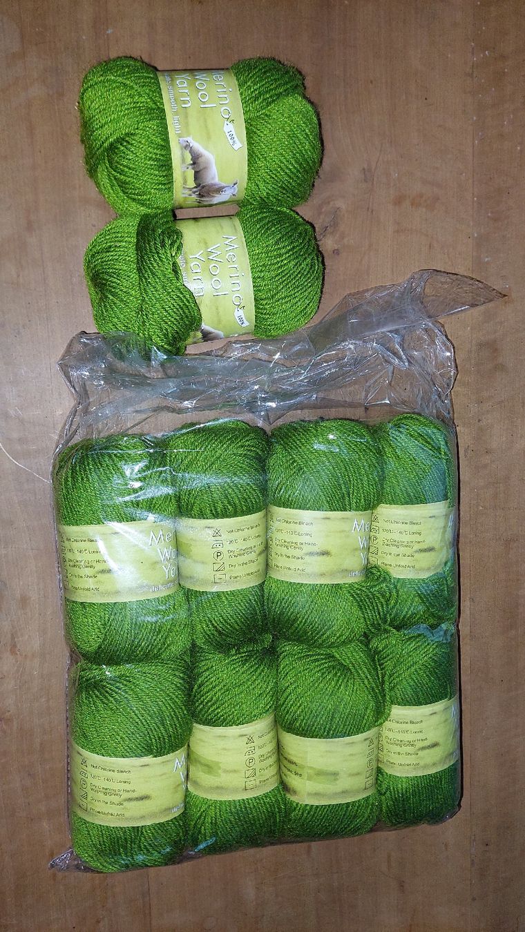 Grüne Wolle, Merinowolle, 12 Knäuel, zum Stricken, Top! (Neu und ...