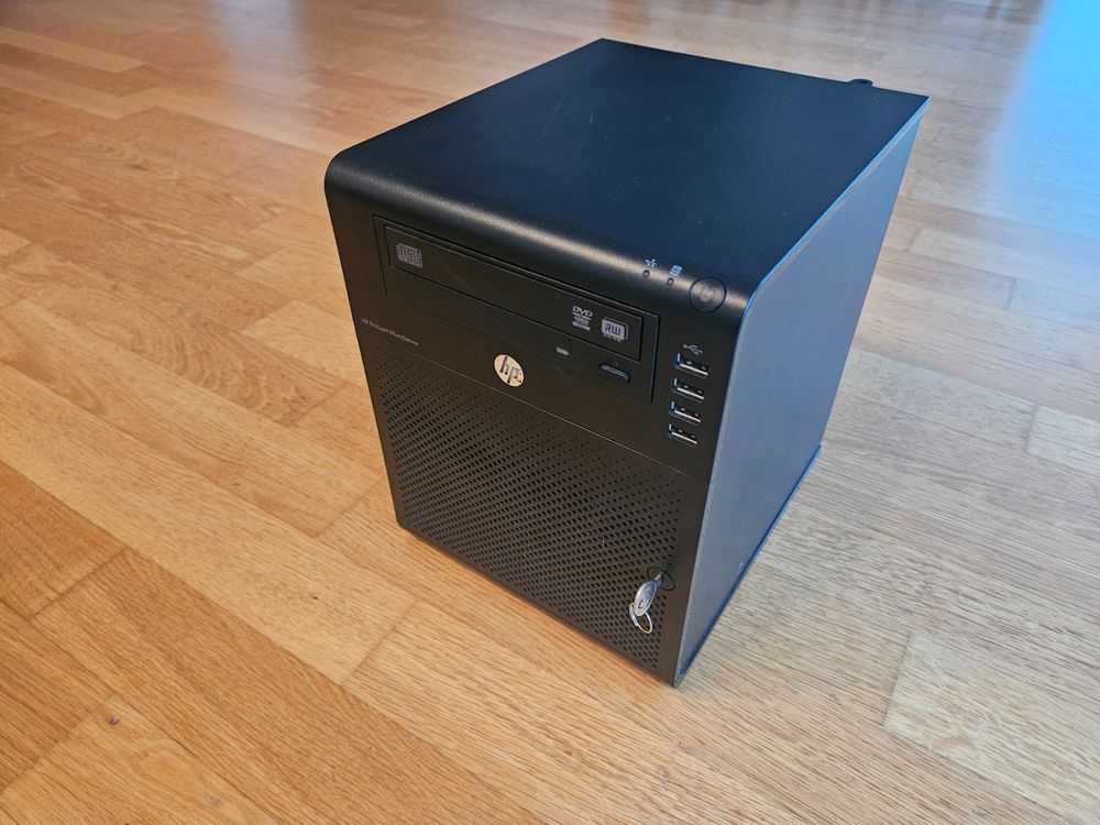 HP ProLiant N54L G7 MicroServer | 4GB RAM Verkaufe hier mei (Gebraucht ...