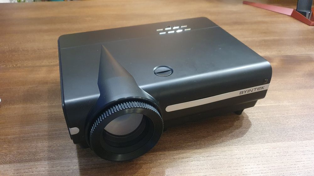 Neuwertiger, transportabler Full HD Beamer (Gebraucht) in Ebnat-Kappel ...