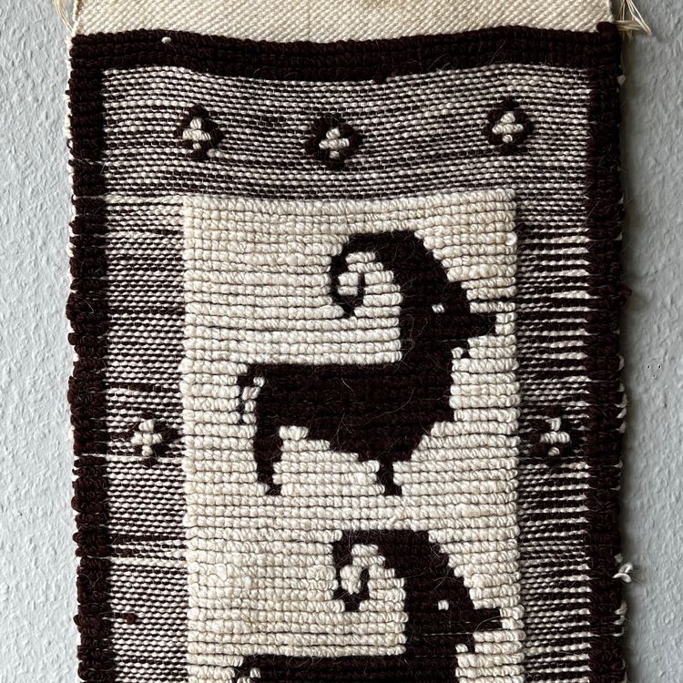 Vintage mid century hand woven ram wall hanging tapestry (Gebraucht) in ...