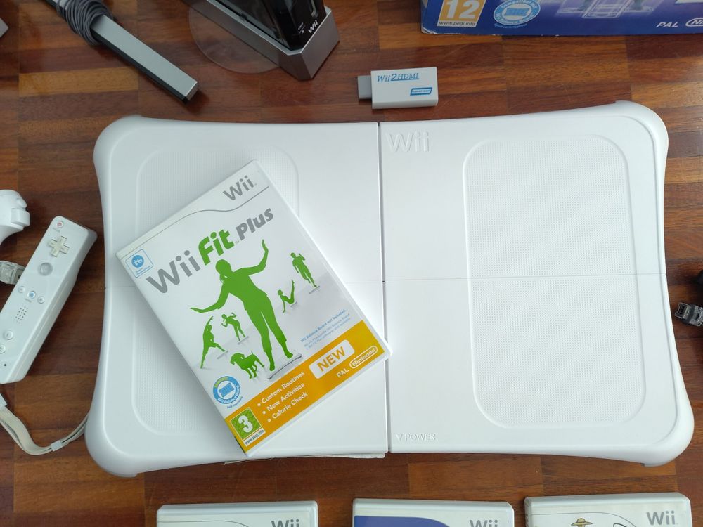Wii Fitness & Dance Bundle mit 8 Games und 3 Controller (Gebraucht) in ...