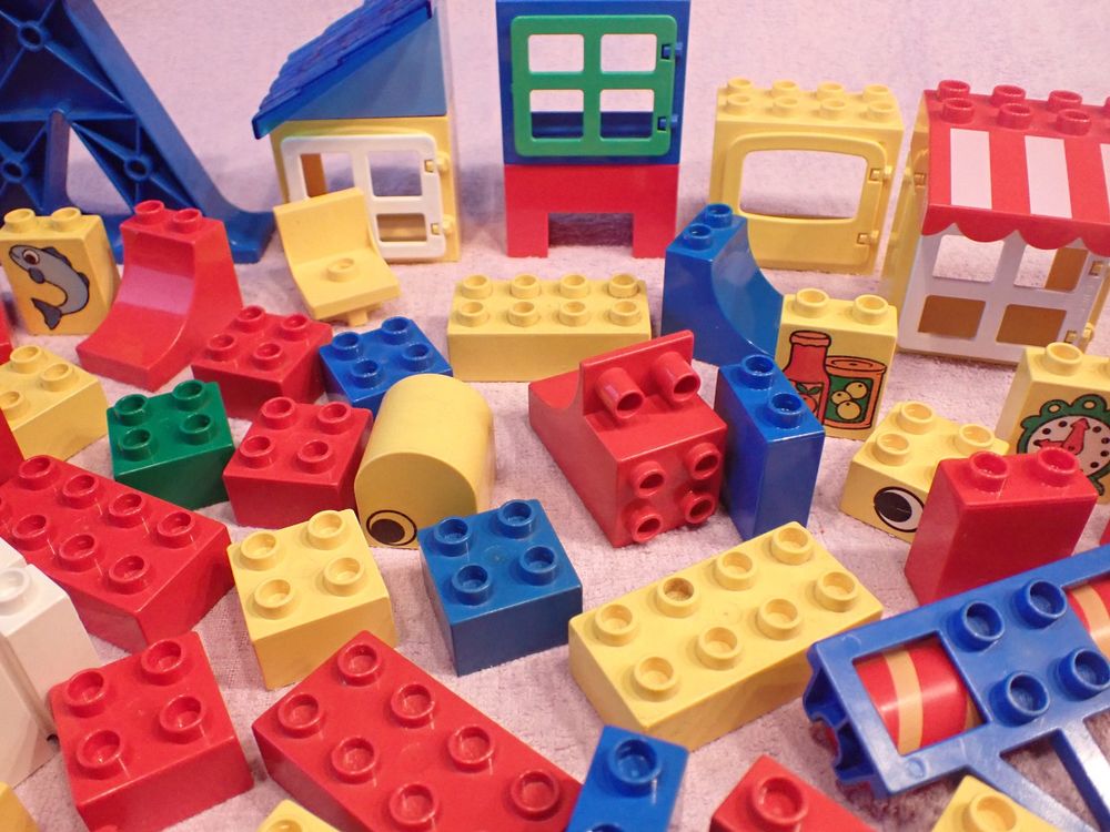 Lego DUPLO Figuren, Platten und viele Bausteine | Kaufen auf Ricardo