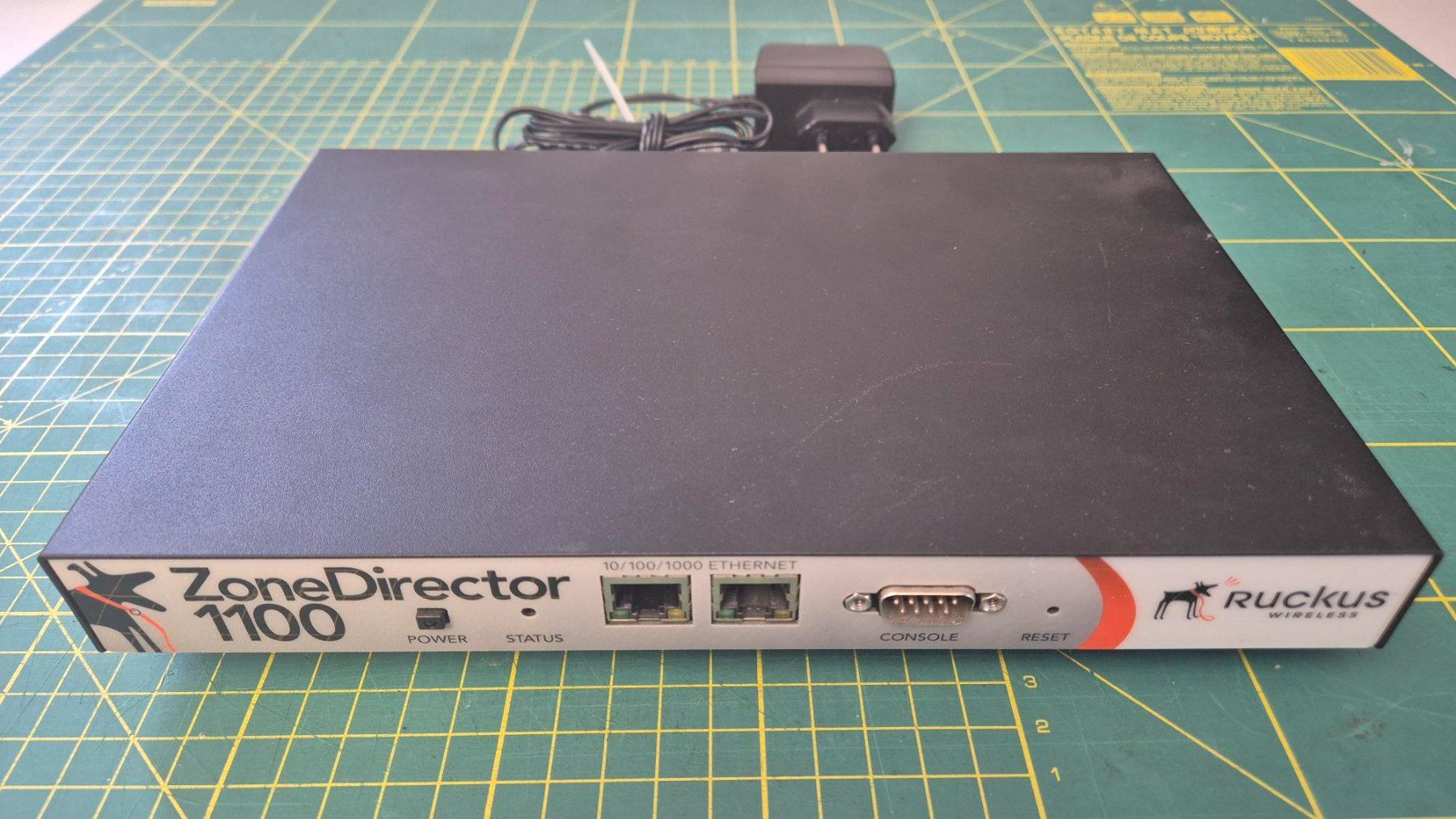 System Wifi - Ruckus Zone Director 1100 + 12 AP (Gebraucht) in Les ...