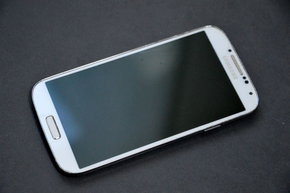 Samsung Galaxy S4 GT-I9505 (Defekt) in Collonges für CHF 13 – mit Lieferung auf Ricardo kaufen