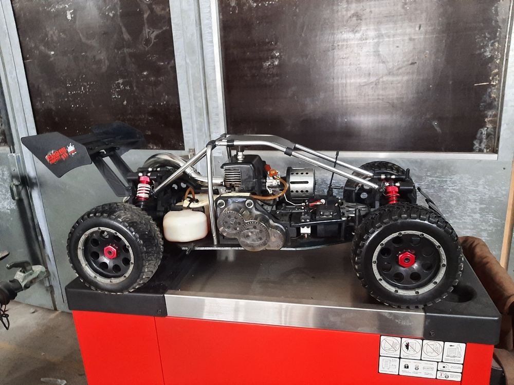 RC Reely Carbon Fighter III 1:6 komplett (Gebraucht) in Haldenstein für ...