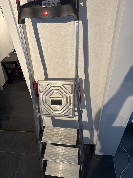 Hailo Leiter 4 Tritt (Gebraucht) in Hünibach für CHF 21 – nur Abholung auf Ricardo kaufen