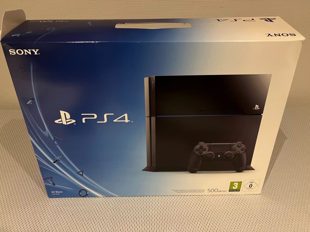 Playstation 4 + 2 Controller + 5 Spiele + Lenkrad + Gaspedal (Gebraucht) in für CHF 130 – mit ...