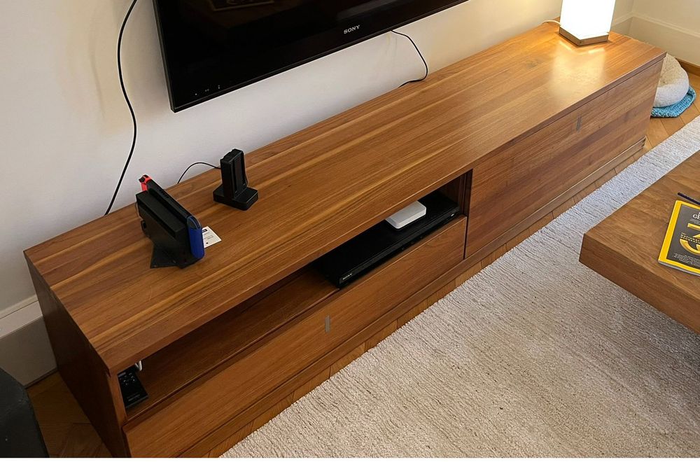 Schönes TV-Möbel/Lowboard aus Massivholz zu verkaufen! | Kaufen auf Ricardo