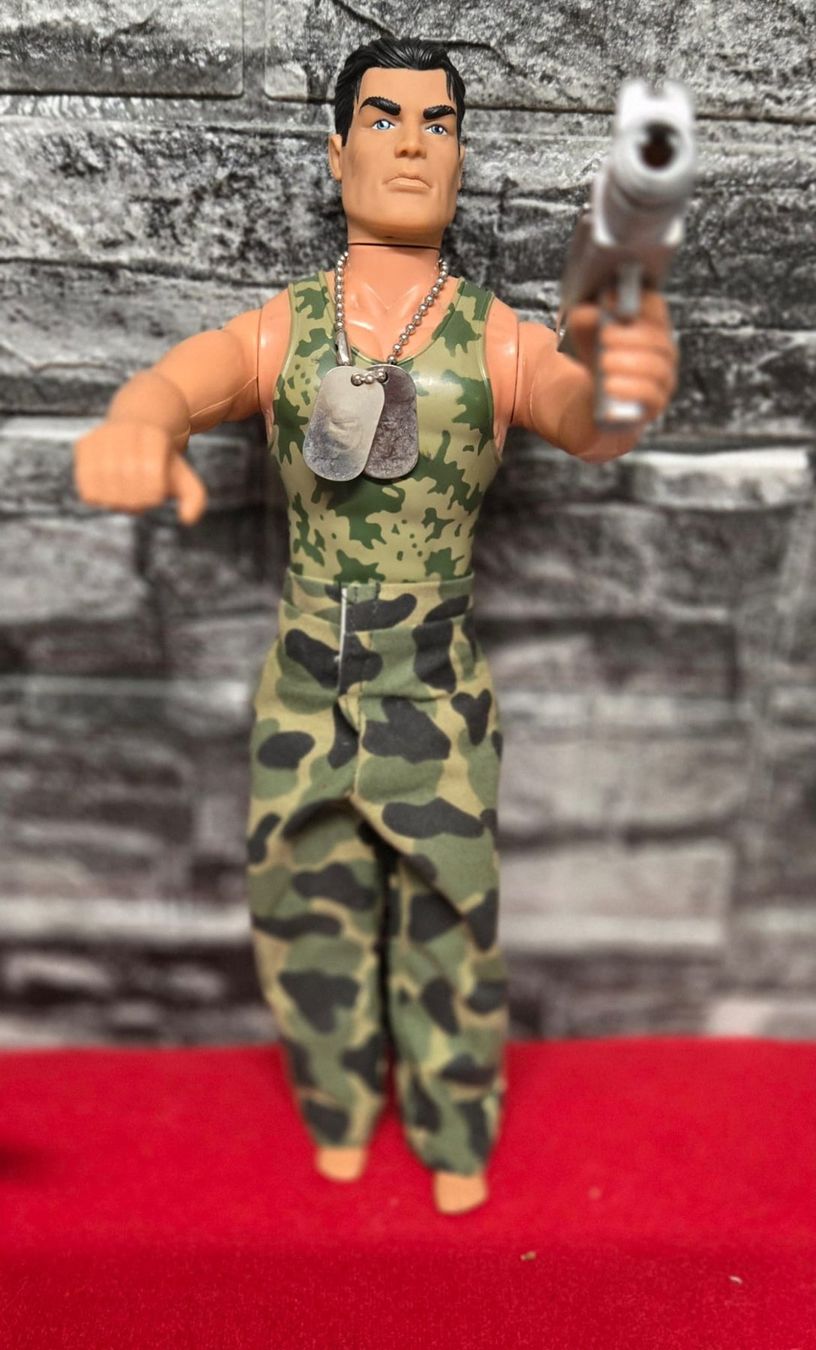 Hasbro Action Man Army mit Waffe Action! 🏍🔥 (Gebraucht) in Eschen für ...